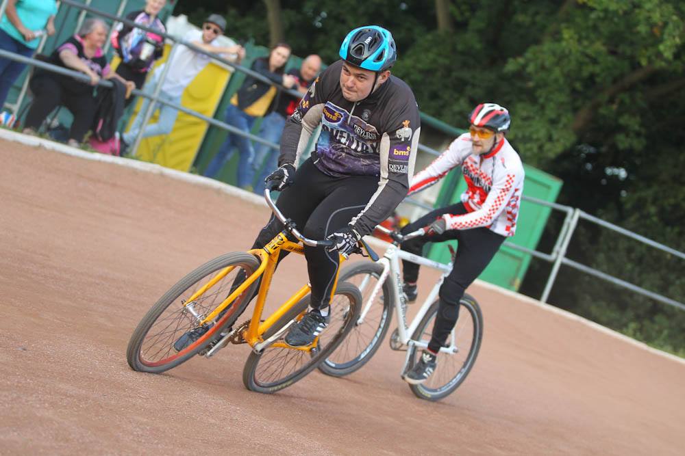 Honours shared at Cookson Park as Coventry and Sheffield contest ...