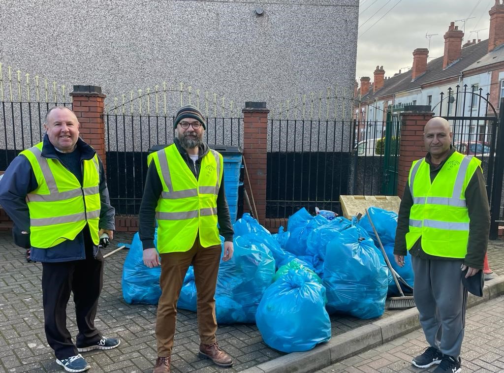 Coventry mosque and Rising Stars Youth Group join forces clean up ...